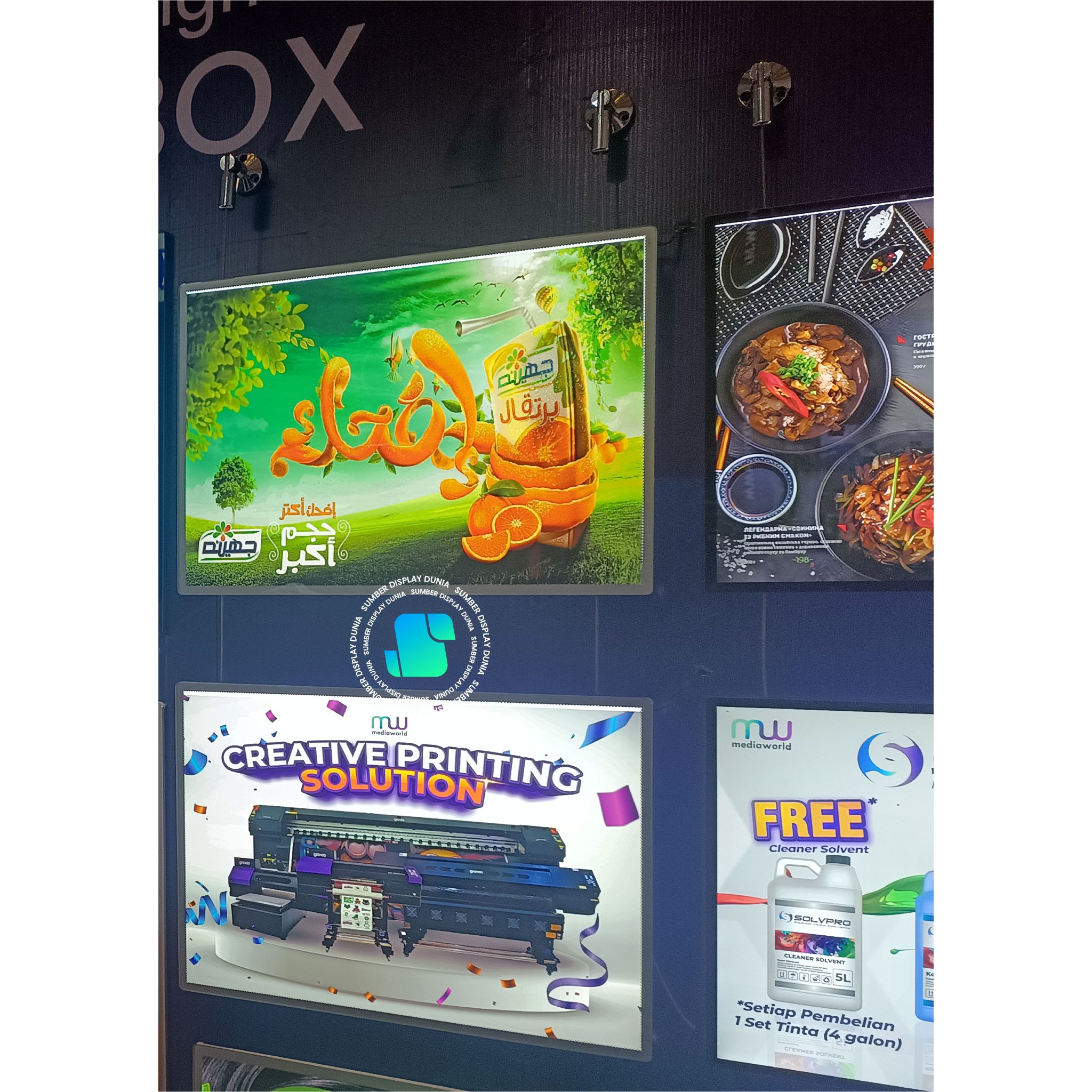 Slim Lightbox Paralel https://sdisplay.co.id/ - Hanging Wire